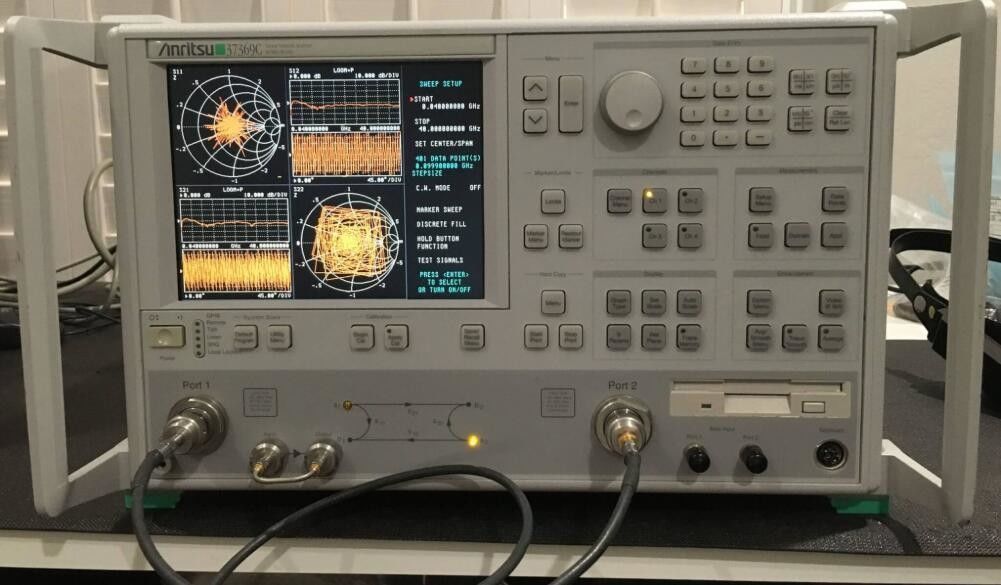 Multiport Anritsu 37369c Vector Network Analyzer 40 Mhz To 40 Ghz Test